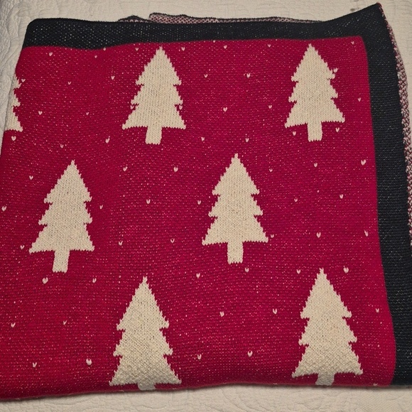 Mud Pie | Bedding | Mud Pie Tree Designed Blanket Red With White Trees ...